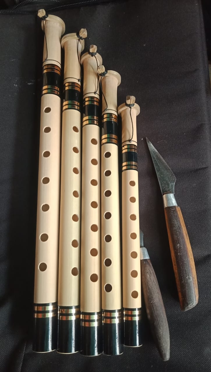 I Made Ari Udiana Penabuh dan Pembuat Suling