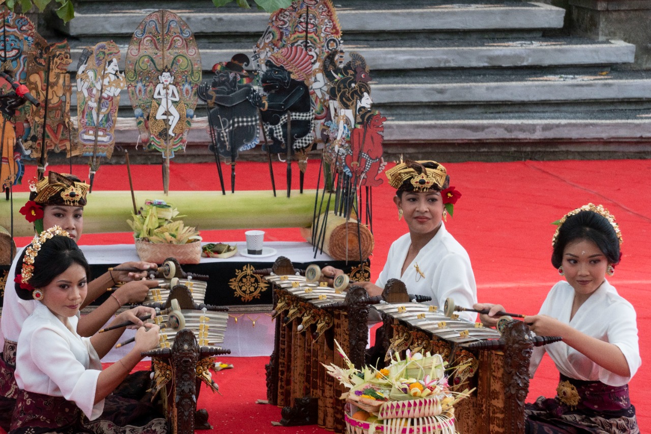 Seniman Cilik Mainkan Gender Wayang, Penonton Terpesona