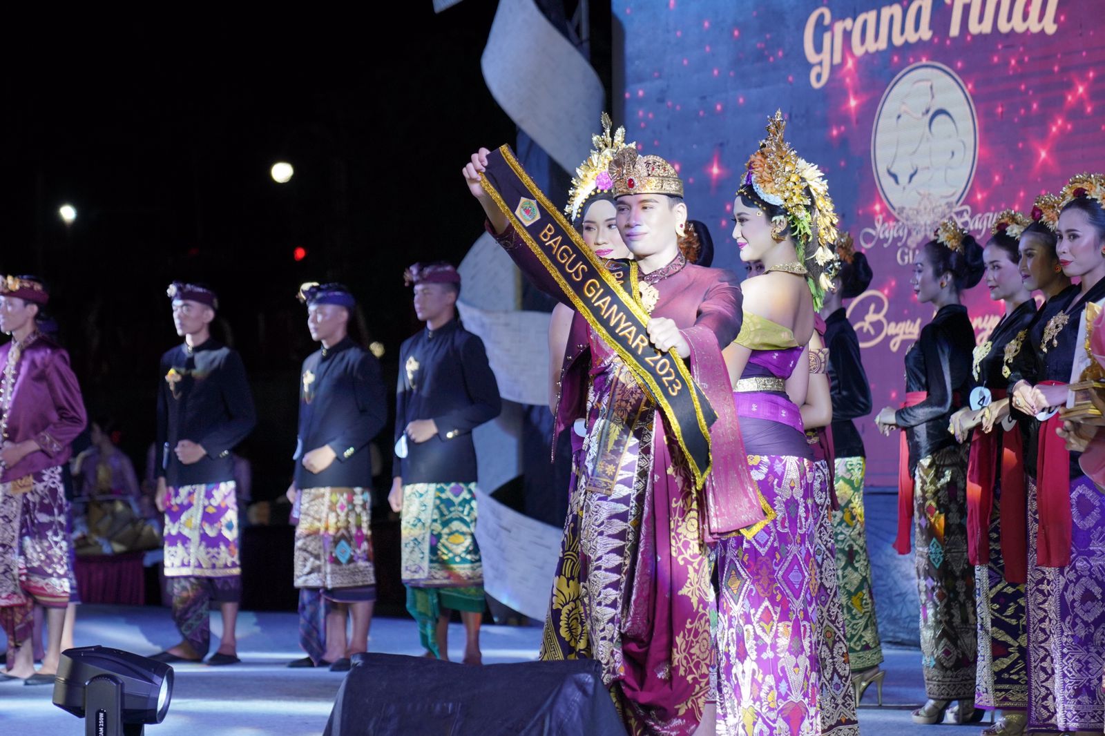 Pande Komang Indah Triroshanti dan Putu Owen Purusa Arta, Jegeg Bagus ...